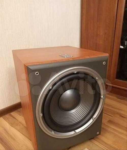 Активный сабвуфер JBL