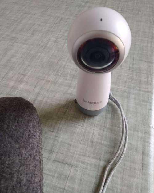 Видеокамера Samsung Gear 360 панорамная