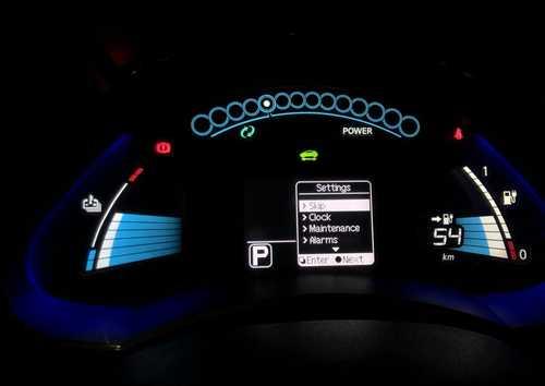 Панель приборов Nissan Leaf
