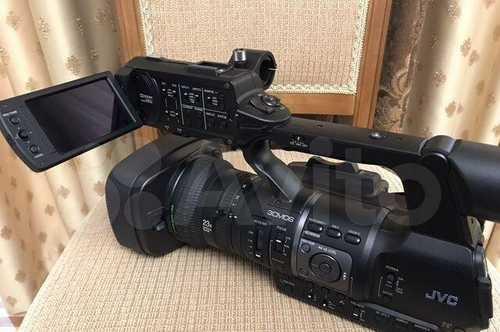 Камкодер JVC GY-HM660RE