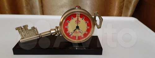 Часы СССР в виде ключа слава 11 камней Москва