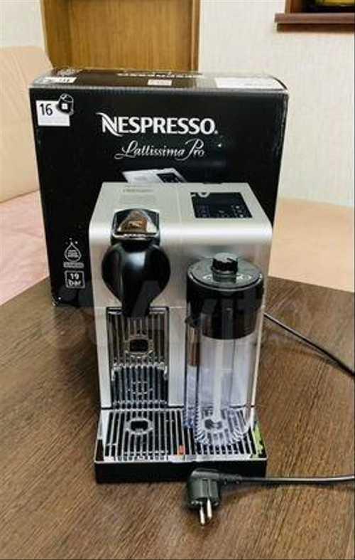 Кофемашина delonghi nespresso Lattissima Pro EN 75