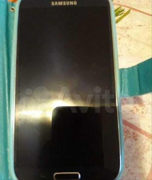 Продам телефон Самсунг Galaxy S4 16Gib GT-I9500 че