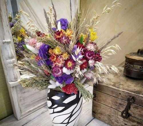 Букет декоративный из сухоцветов в вазе