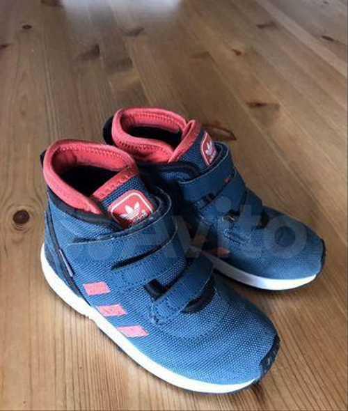 Продам утеплённые кроссовки Adidas