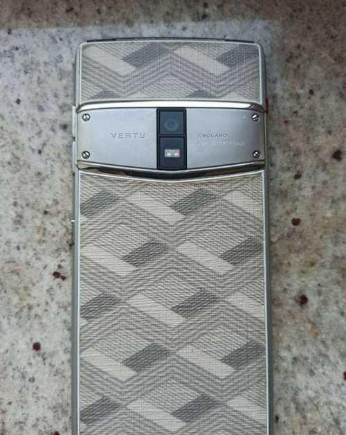 Телефон vertu constellation X