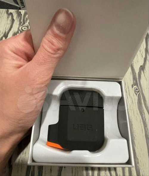 Чехол UAG Silicone Case v2 для AirPods черно-оранж