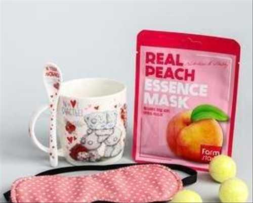 Подарочный набор: Кружка с ложкой, маска для сна, тканевая маска для лица, бомбочка для ванн