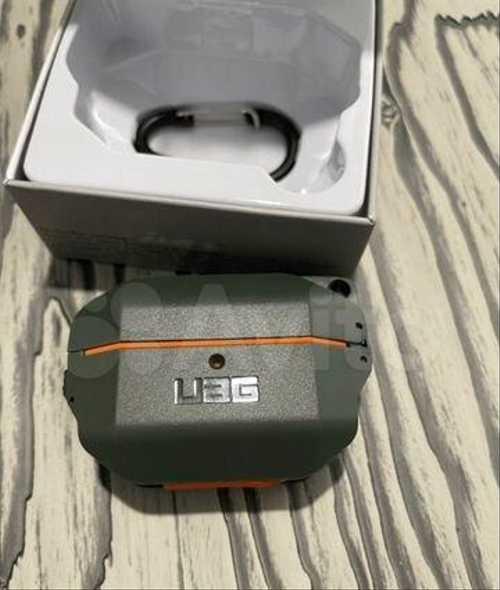 Чехол UAG Hard Case для AirPods Pro зеленый