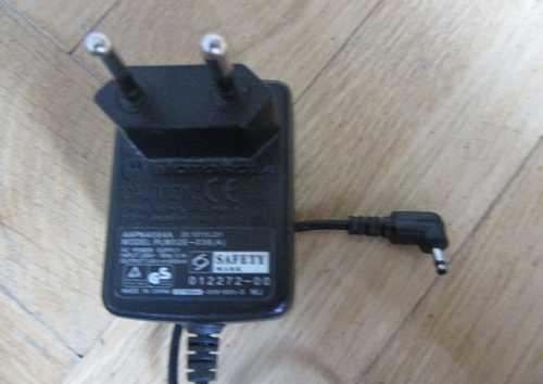 Зарядное устройство Motorola PLM02E-036(A)