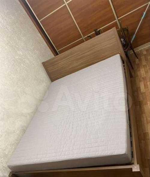 Кровать двухспальная IKEA 160x200 с матрасом