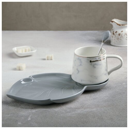 Чайная пара керамическая Листочек, 3 предмета: чашка 320 мл, блюдце 25,5x16 см, ложка, цвет серый