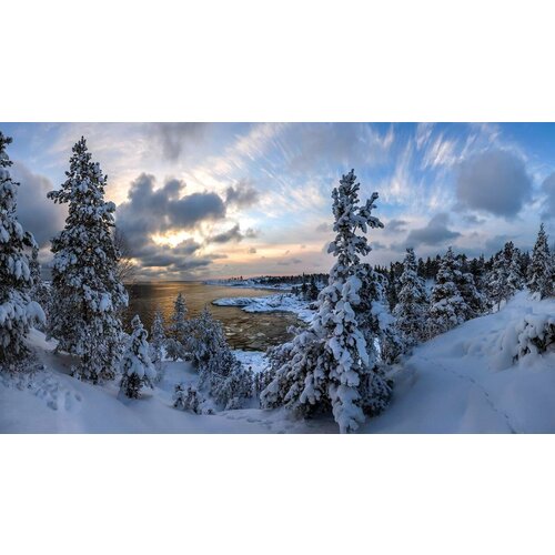 Картина на холсте 60x110 LinxOne "Небо зима лес ладожское озеро" интерьерная для дома / на стену / на кухню / с подрамником