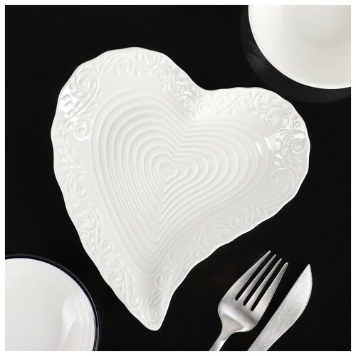 Блюдо керамическое сервировочное «Сердце», 17?16?2 см