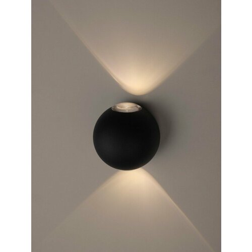 Декоративный светодиодный светильник (подсветка) ЭРА WL11 BK 2W 3000K настенный IP54 сфера черный