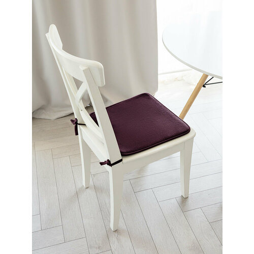 Подушка на стул DeNASTIA 40х35х38см, цвет фиолетовый P111126