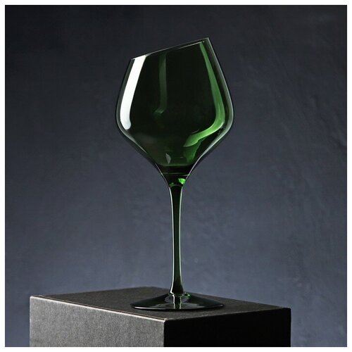 Бокал стеклянный для вина Magistro "Иллюзия", 540 мл, 10х24 см, цвет зелёный