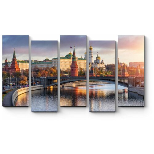 Модульная картина Лучи утреннего солнца над Кремлем, Москва 100x58