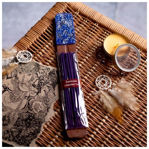 Набор KARMA 10 палочек с деревянной подставкой Морозная свежесть