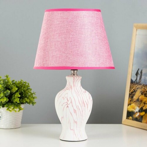 Настольная лампа "Власта" E14 40Вт розовый 23х23х36 см.
