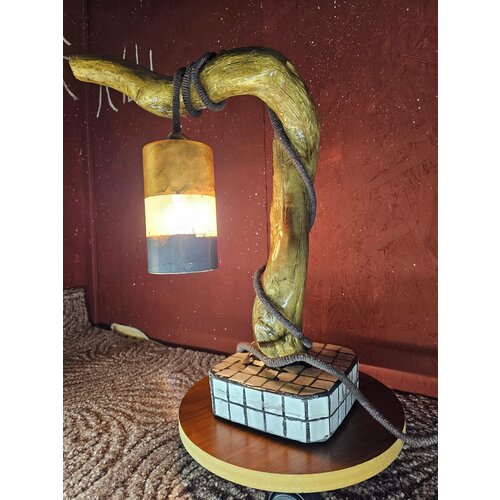 Настольный светильник ручной работы из дерева лофт