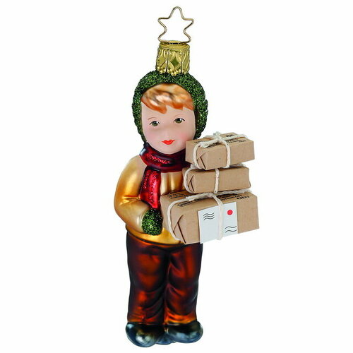 Inge Glas Стеклянная елочная игрушка Мальчик Эндрю с посылками 12 см, подвеска 10019S023