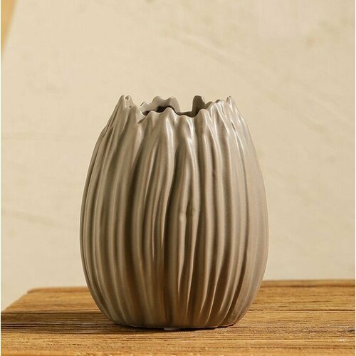 Стильная настольная ваза для цветов, идеально впишется в интерьер в стиле минимализма, подойдет в качестве подарка
