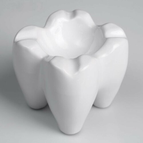 Декоративная тарелка / Подставка декоративная "Белый зуб", 8.5 х 8.5 см