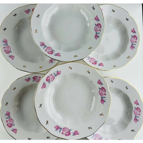 Винтажный набор суповых тарелок " Розовые цветы". Фарфор Рига. Лсср, 1970-е.