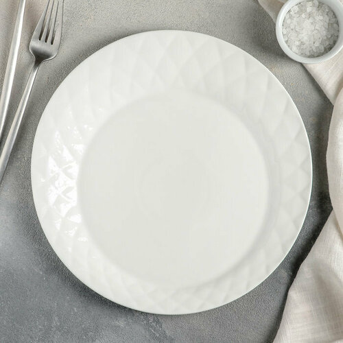 Тарелка фарфоровая обеденная Magistro «Блик», d=26 см, цвет белый (комплект из 4 шт)