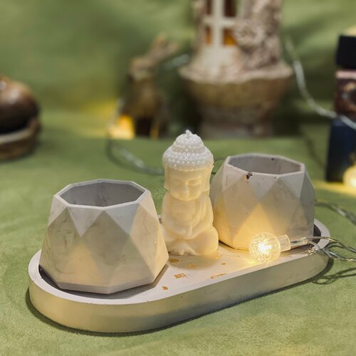 Интерьерные свечи Будда в декоративных подсвечниках