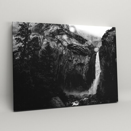 Картина на холсте (интерьерный постер) "Черно-белый пейзаж - водопад", с деревянным подрамником, размер 40x30 см