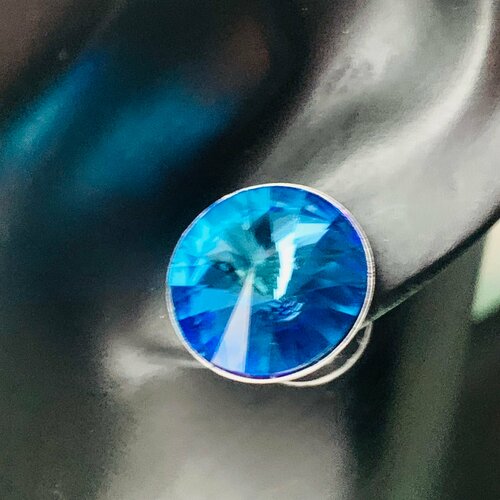 Серьги пусеты , кристаллы Swarovski, размер/диаметр 14 мм, синий