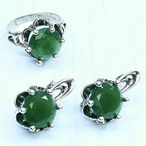 Комплект бижутерии Комплект посеребренных украшений (серьги + кольцо) с ювелирным стеклом: кольцо, серьги, стекло, хризопраз, размер кольца 18, зеленый