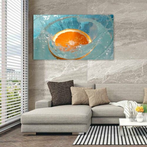Картина на холсте 60x110 LinxOne "Кружок апельсина падает в воду" интерьерная для дома / на стену / на кухню / с подрамником