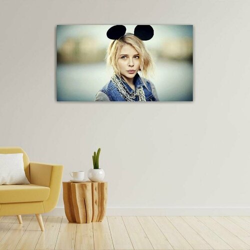 Картина на холсте 60x110 LinxOne "Chloe grace moretz девушка" интерьерная для дома / на стену / на кухню / с подрамником