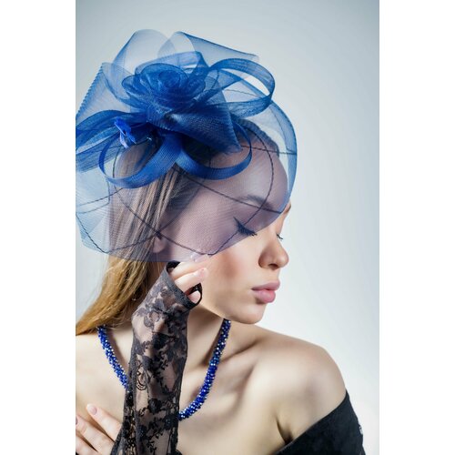 Шляпка на зажиме синяя женская с вуалью розой и перьями