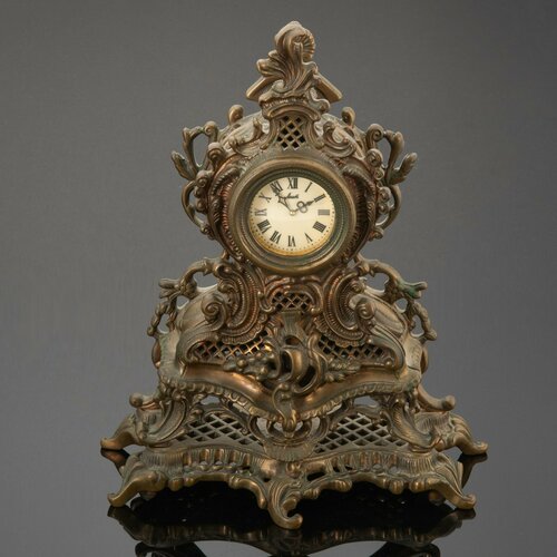 Часы каминные "Агат" в ажурном корпусе, выполненном в стиле неорококо, бронза