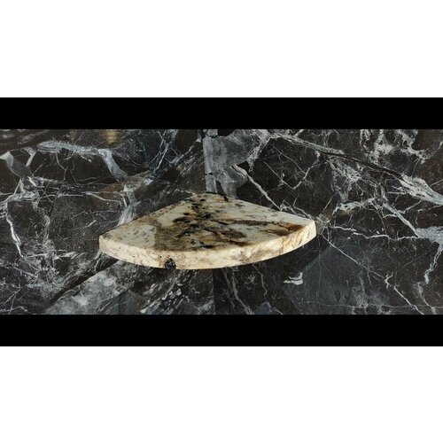 Полка Каменный ручей радиальная из натурального камня гранит цвет "ROYAL GOLD (TERRANOVA)", подвесная, скрытый крепеж, размер 25*25*2