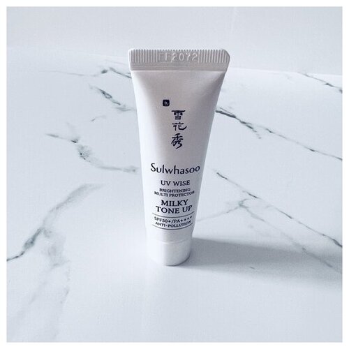 Sulwhasoo мощный солнцезащитный крем (10мл) миниатюра SPF 50+/PA++++ UV WISE MILKY Tone UP