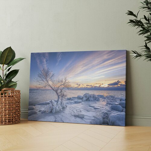 Картина на холсте "Одинокое дерево стоит на льду" 20x30 см. Интерьерная, на стену.