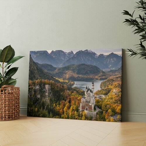 Картина на холсте "Вид с воздуха на замок, окруженный горами" 20x30 см. Интерьерная, на стену.