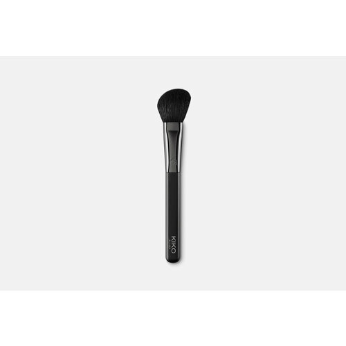 Кисть со скошенным краем для румян, бронзеров и хайлайтеров KIKO MILANO, FACE 10 BLUSH BRUSH 1шт