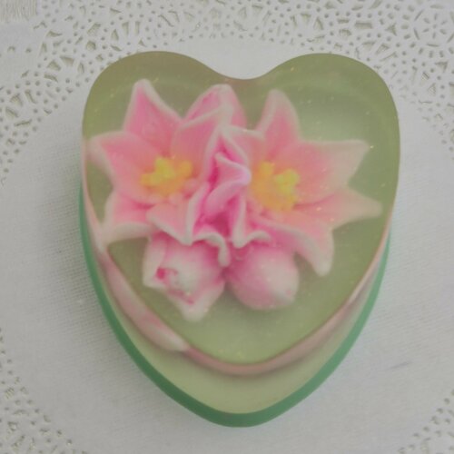 Сувенирное мыло "Сердце с лилиями", ручная работа