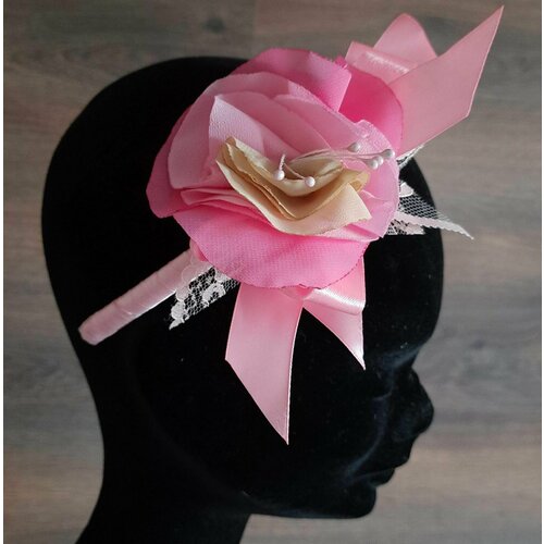 Ободок для волос с розовым цветком и кружевом