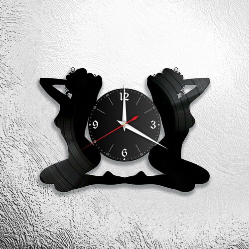 Настенные часы из виниловой пластинки с изображением девушек/Часы в подарок