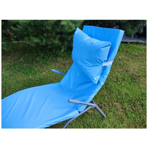 Голубая непромокаемая подушка 40х60 на лежак с креплением на спинку лежака