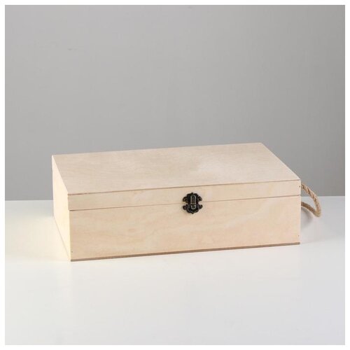 Подарочный ящик 34×21.5×10 см деревянный, с закрывающейся крышкой, с ручкой 5928349
