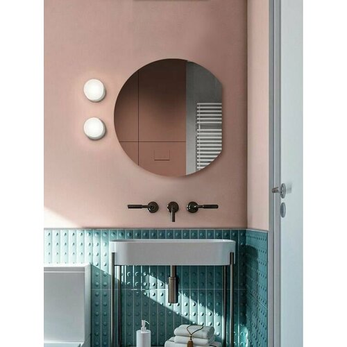 Зеркало для ванной Eclipse 70*60 круглое с правым срезом без подсветки