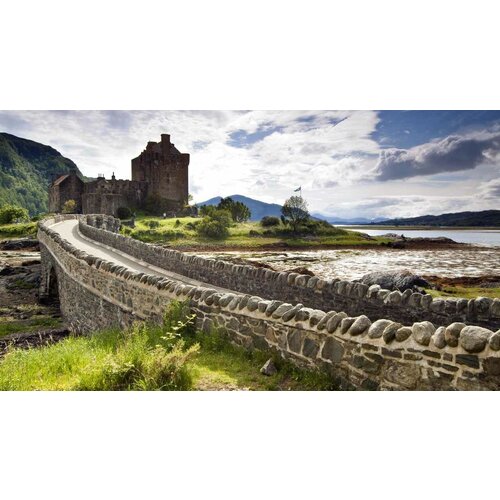 Картина на холсте 60x110 LinxOne "Eilean Donan Castle Scotland" интерьерная для дома / на стену / на кухню / с подрамником